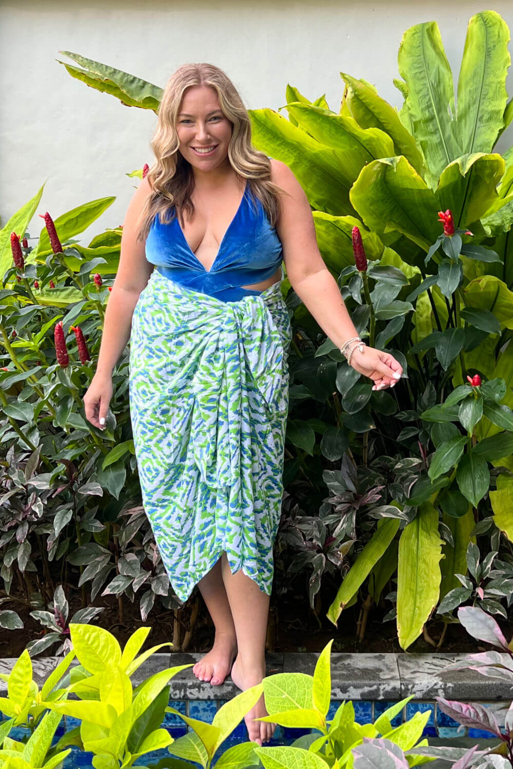 Shop Large Sarongs and Plus Size Sarongs - Holley Day