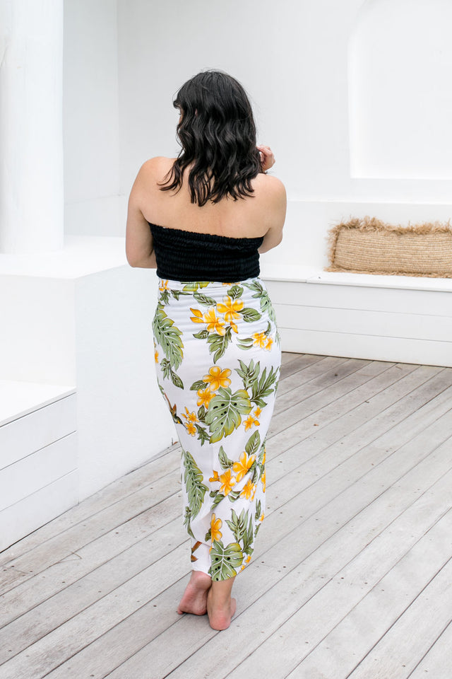 Shop Large Sarongs and Plus Size Sarongs - Holley Day